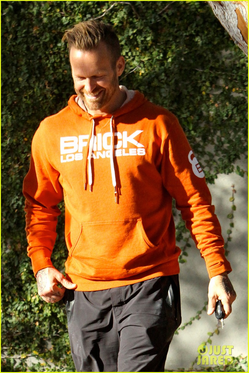 Biggest Loser's Bob Harper Kisses Boyfriend Anton Gutierrez in Super ...
