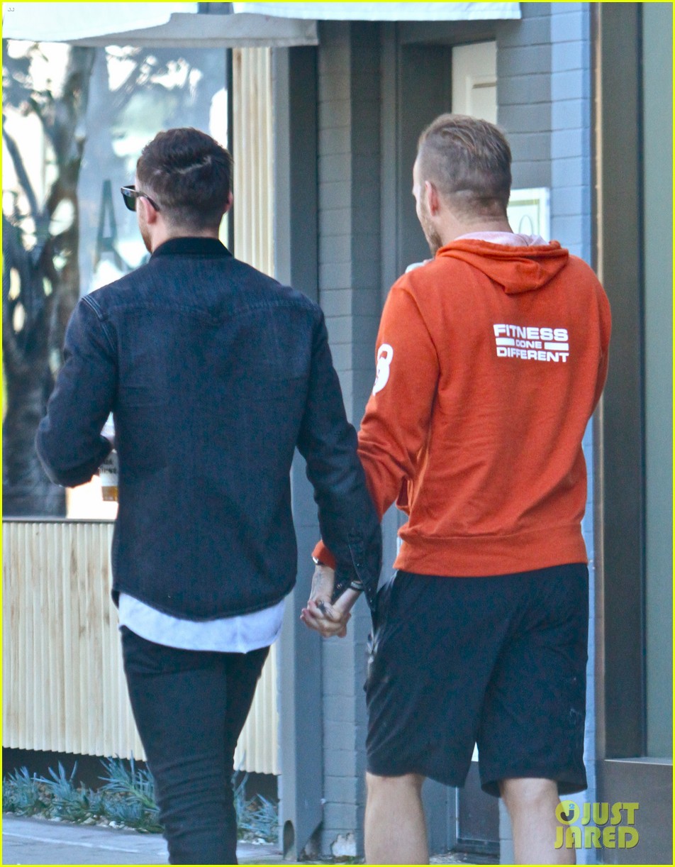 Biggest Loser's Bob Harper Kisses Boyfriend Anton Gutierrez in Super ...