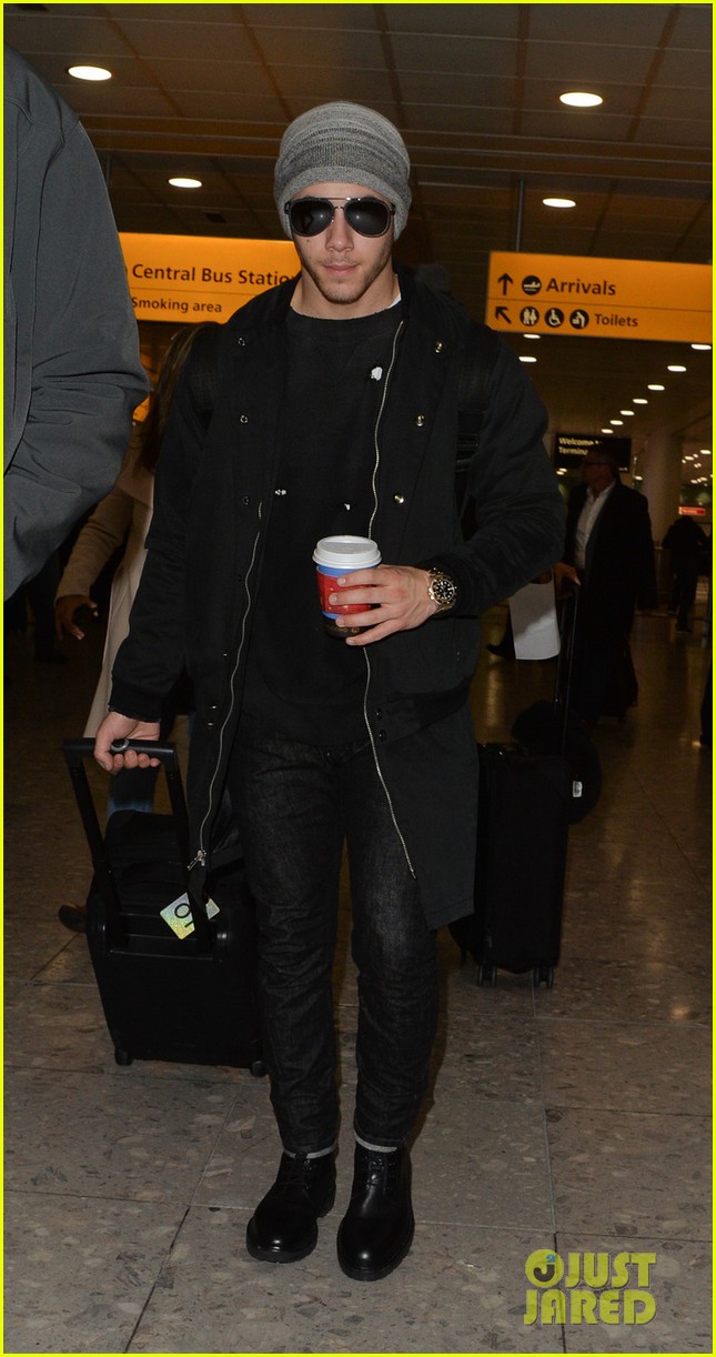 Nick Jonas Heads To London For Radio 1 Teen Awards: Photo 3502369 ...