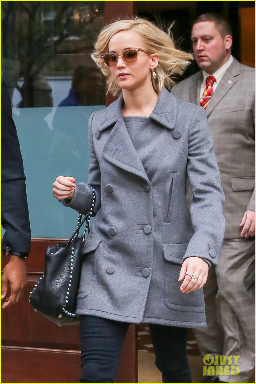 Jennifer Lawrence Wore the Craziest Outfit Ever on 'Fallon': Photo ...