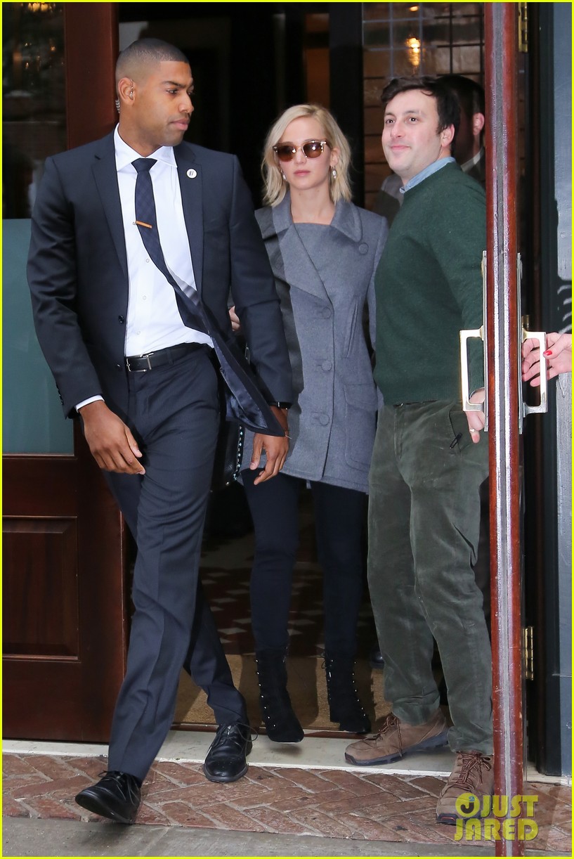 Jennifer Lawrence Wore the Craziest Outfit Ever on 'Fallon': Photo ...