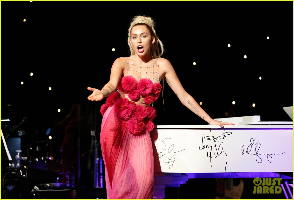 Miley Cyrus Channels a Pink Floral Mermaid at LGBT Center Vanguard ...