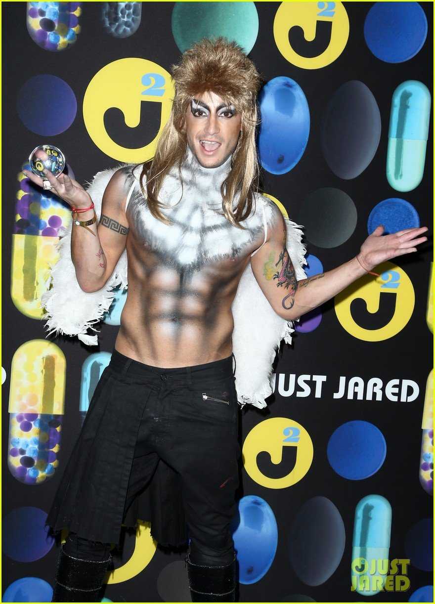 Cameron Monaghan & Frankie Grande Go Shirtless at Just Jared's ...