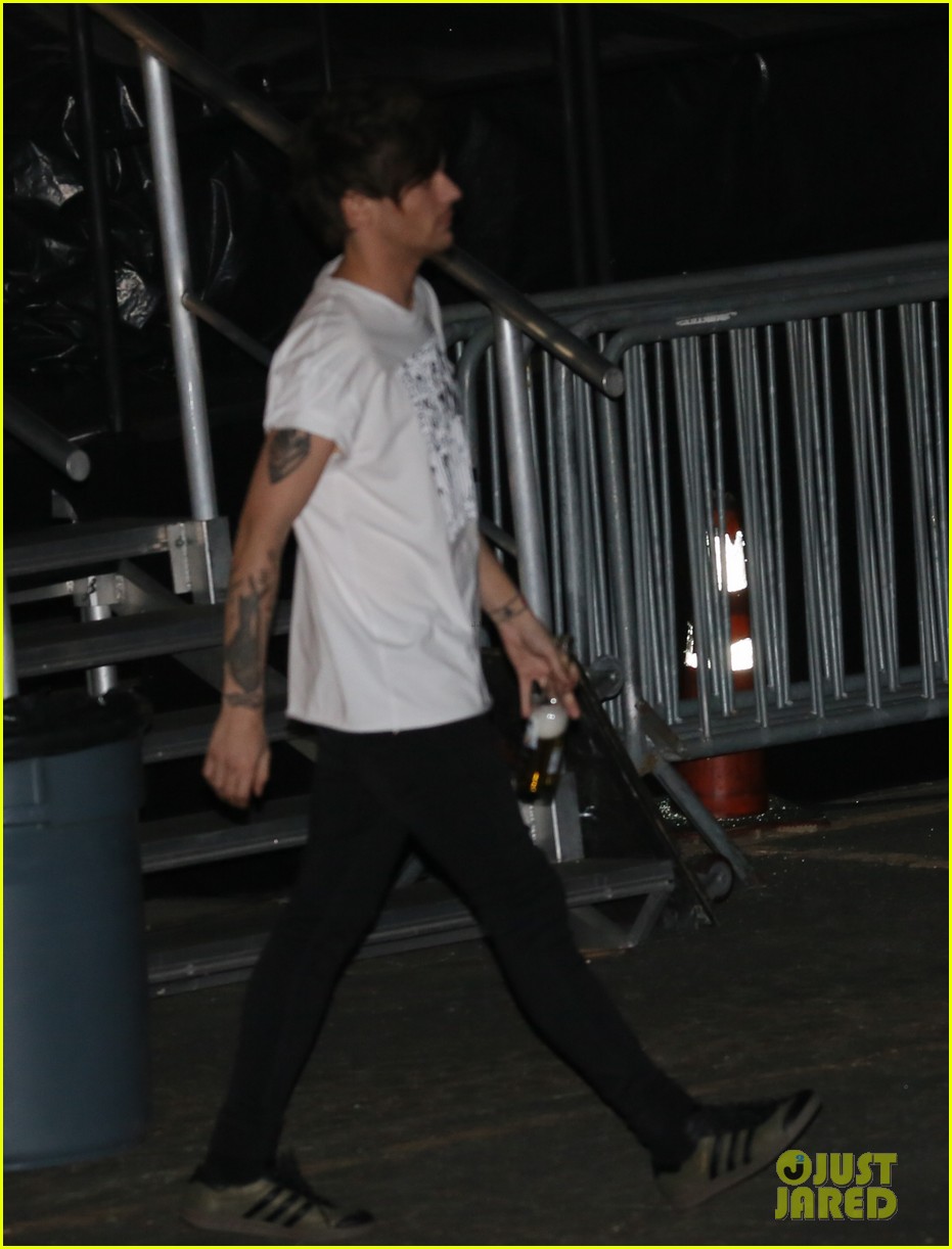 One Direction Prank Calls Amoeba Music on KIIS FM!: Photo 3512211 ...