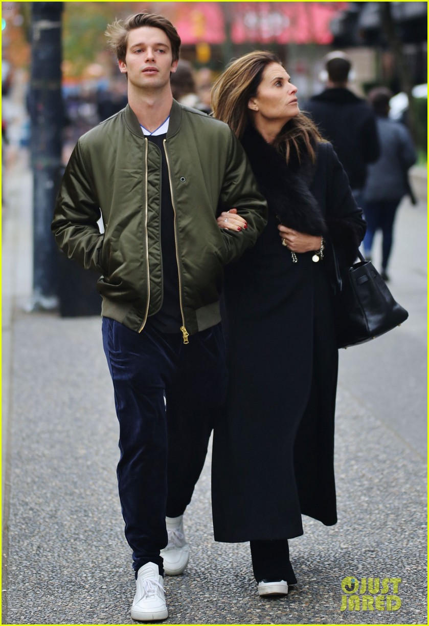 Patrick Schwarzenegger & Maria Shriver Make Deliveries Together In Los ...