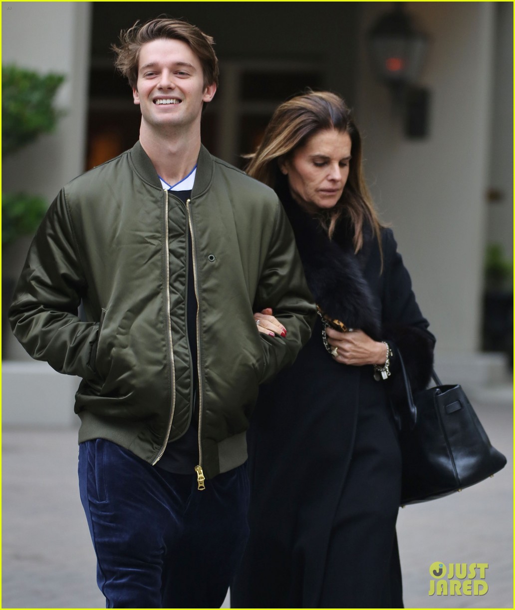 Patrick Schwarzenegger & Maria Shriver Make Deliveries Together In Los ...