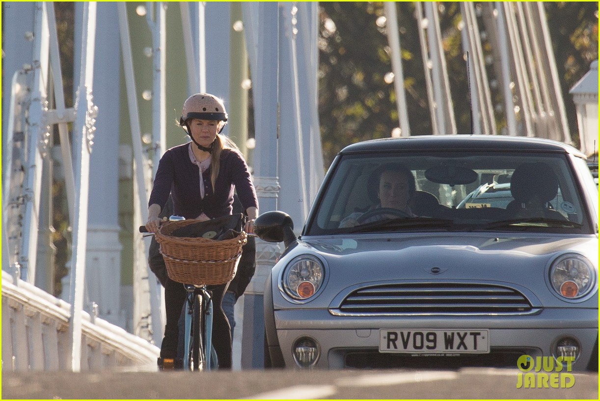 Ed Sheeran Joins Renee Zellweger on Set of 'Bridget Jones's Baby ...