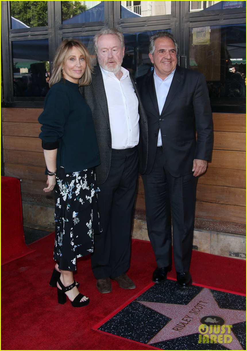 Kristen Wiig & Salma Hayek Honor Ridley Scott with Star on Hollywood ...