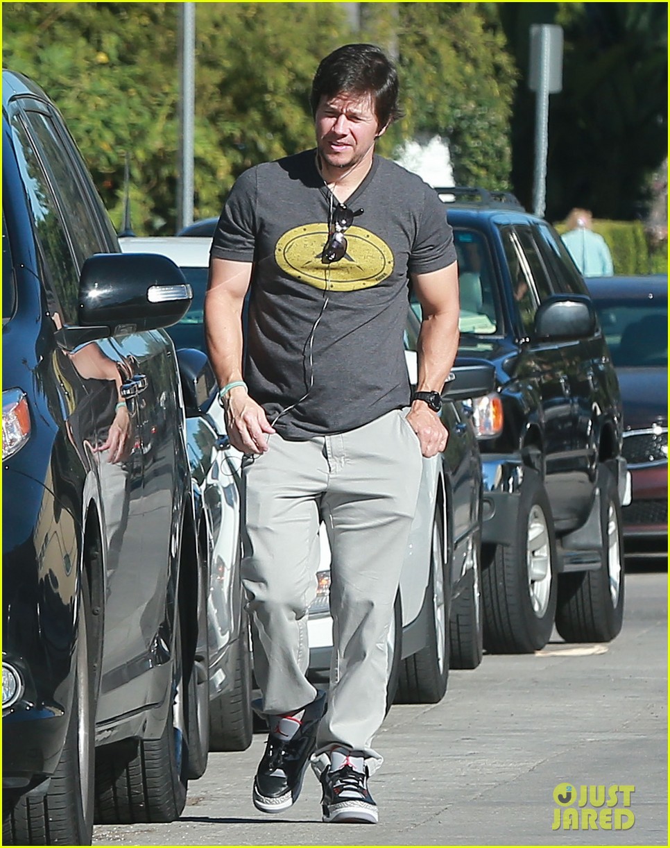 Mark Wahlberg Cheers On His Son at Soccer Game: Photo 3503954 | Mark ...