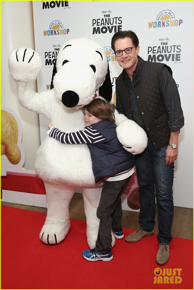 Naomi Watts & Liev Schreiber Bring Their Boys to 'The Peanuts Movie ...