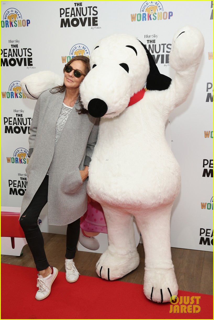 Photo: naomi watts liev schreiber peanuts movie 08 | Photo 3497572 ...