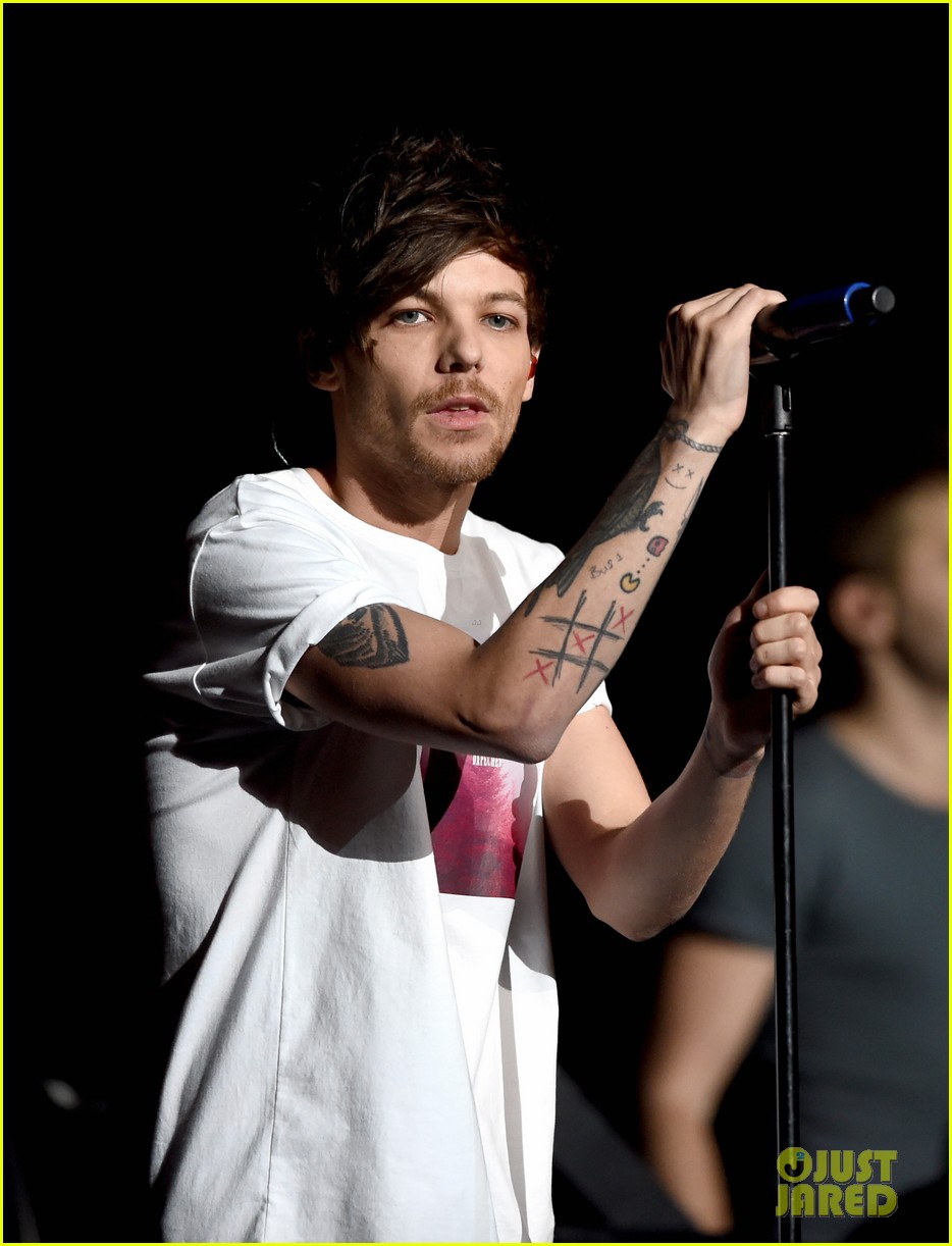 One Direction & 5 Seconds Of Summer Hit Up Jingle Ball Dallas 2015 ...