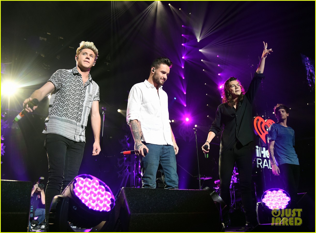 One Direction & 5 Seconds of Summer Heat Up Jingle Ball LA 2015: Photo ...