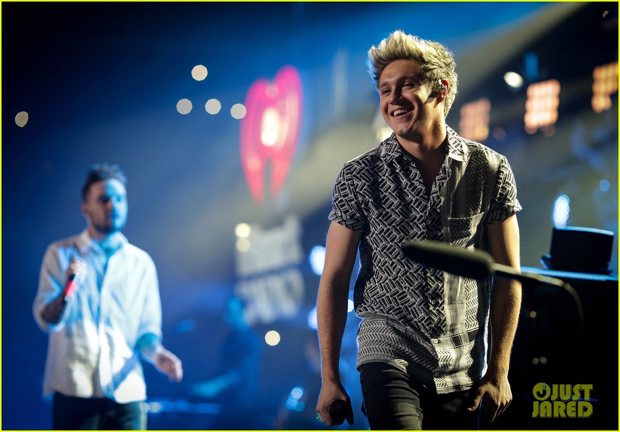 One Direction & 5 Seconds of Summer Heat Up Jingle Ball LA 2015: Photo ...