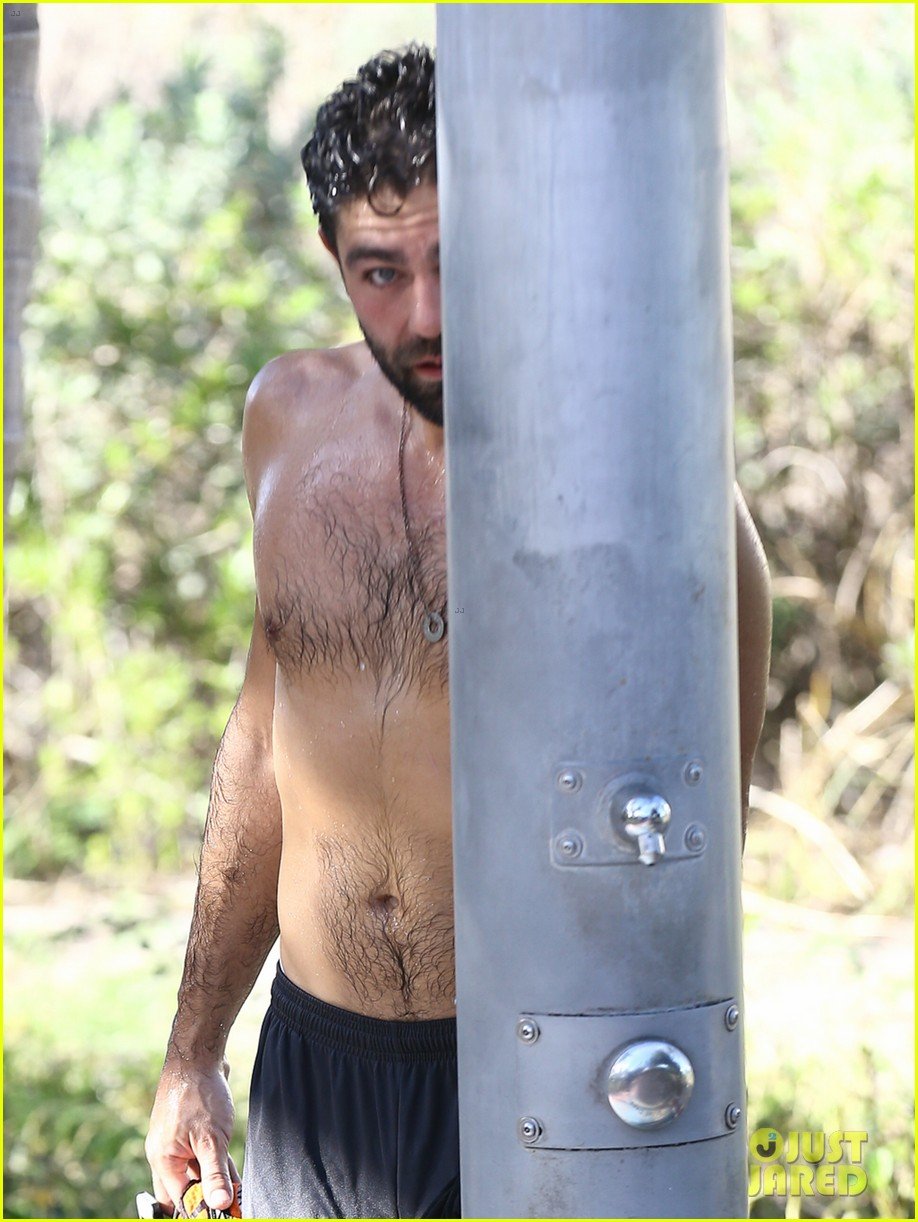 Adrian Grenier Shows Off Shirtless Beach Body in Miami: Photo 3520875 | Adrian Grenier ...