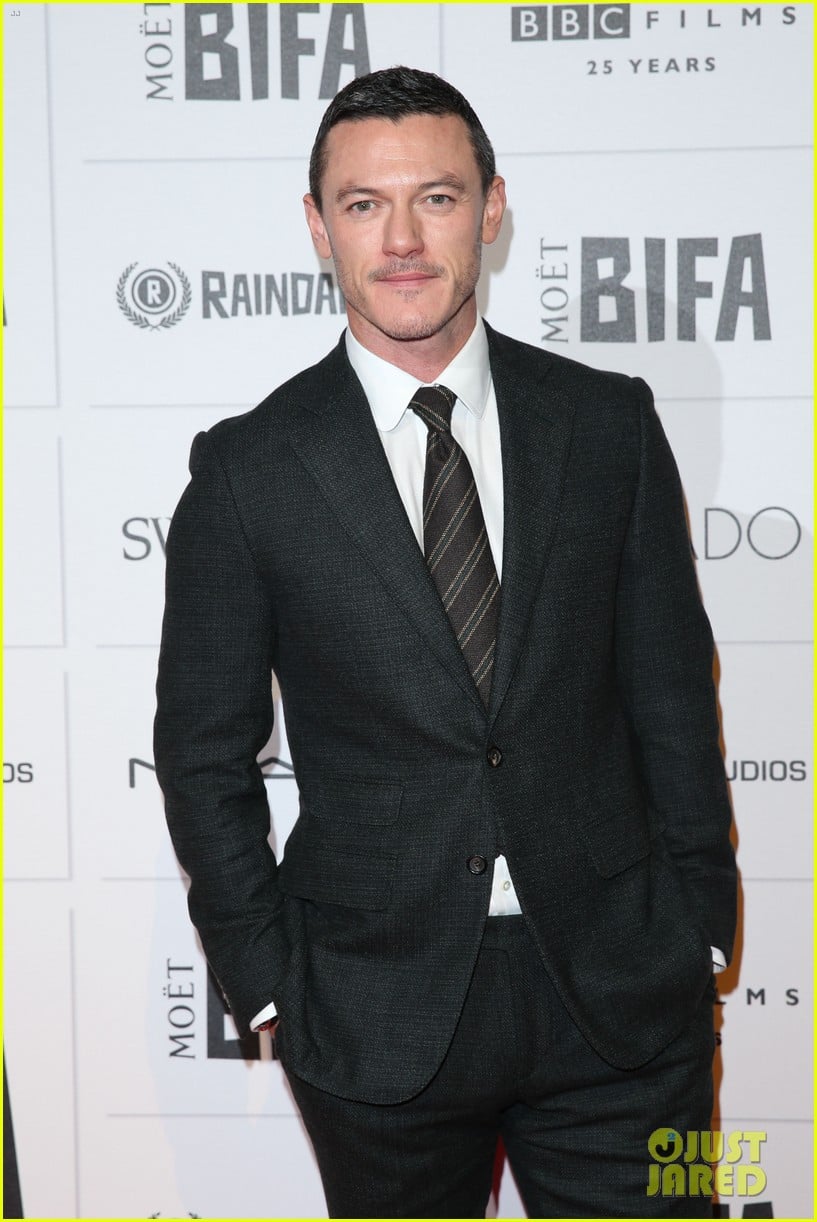 Carey Mulligan & Alicia Vikander Are Best Actress Beauties at Moet ...