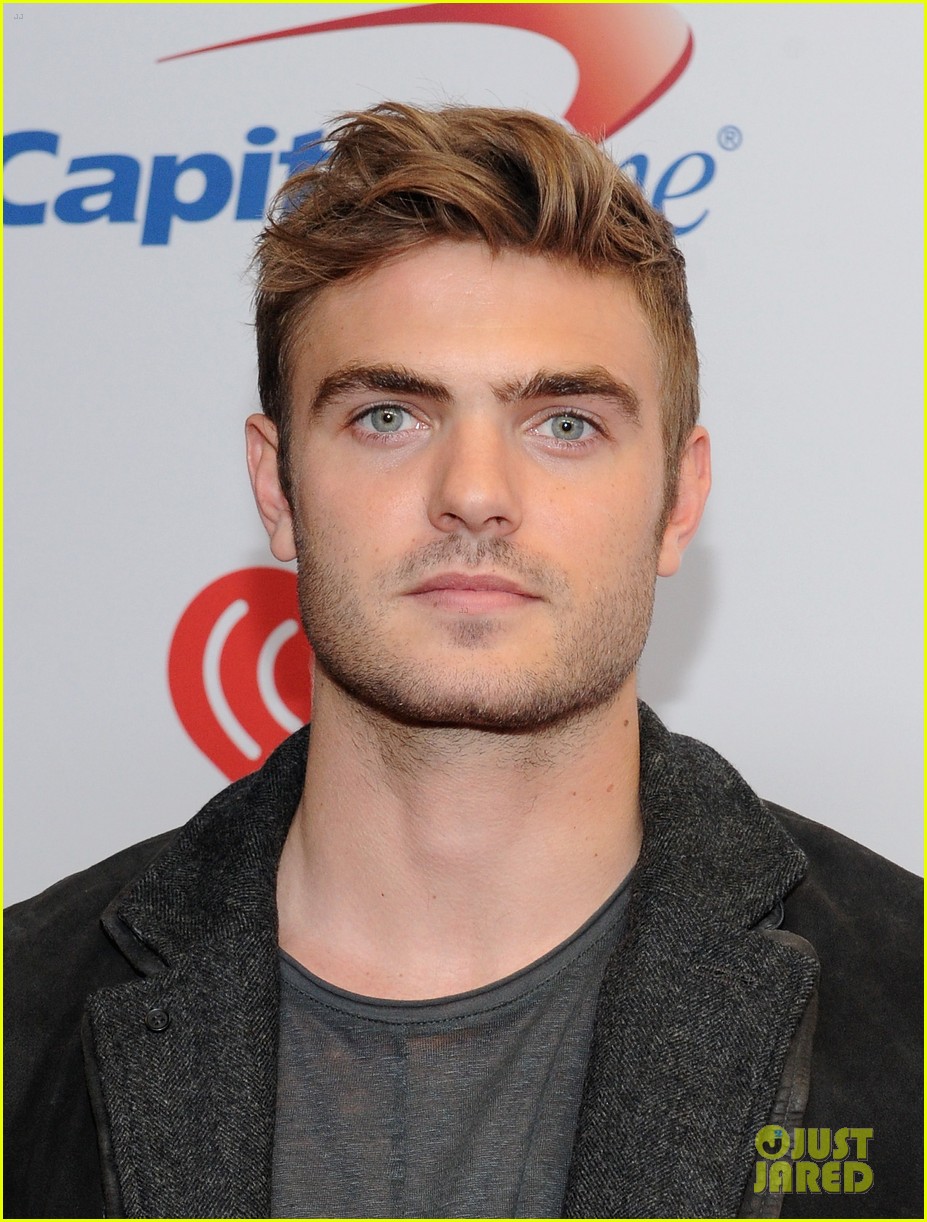 Chloe Moretz Brings Alex Roe & Nick Robinson to Z100's Jingle Ball 2015 ...