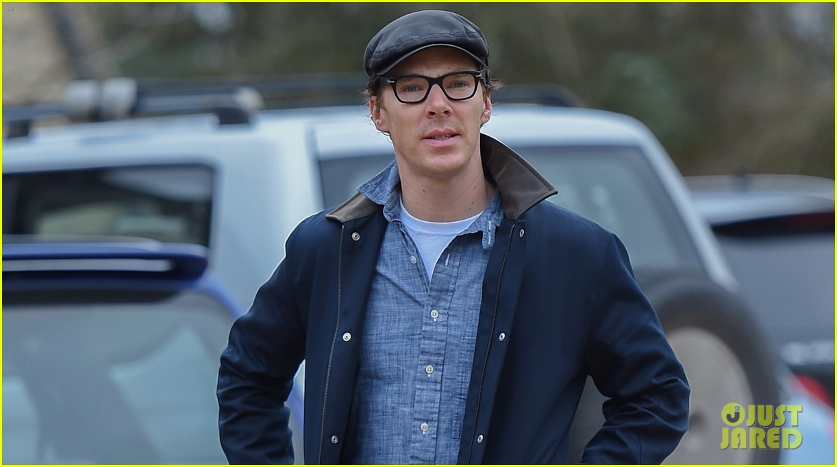 Benedict Cumberbatch Grabs Lunch with His Parents Ahead of the Holiday ...