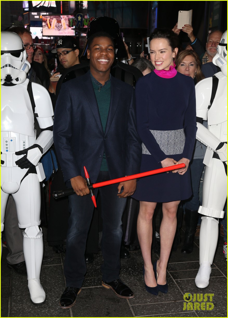 Star Wars: The Force Awakens' Daisy Ridley Cried After Seeing The Film ...