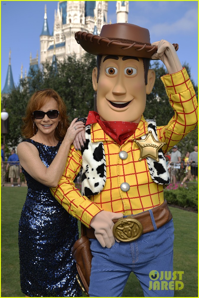 Disney Christmas Parade Special 2015 Full Performers Lineup Photo disney-christmas-parade-special-2015-full-performers-lineup-photo