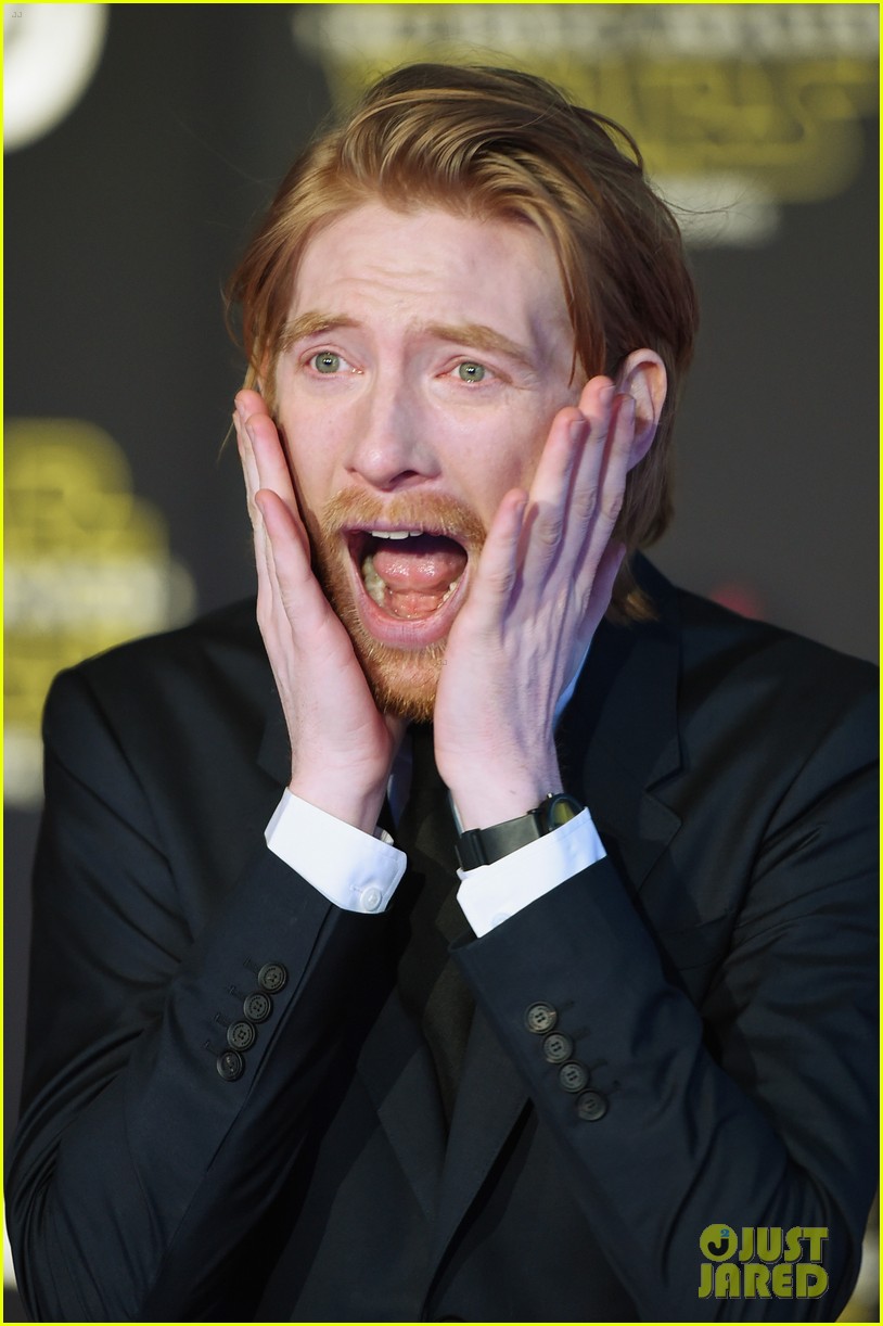 Adam Driver, Oscar Isaac, & Domhnall Gleeson Arrive for 'Star Wars: The ...