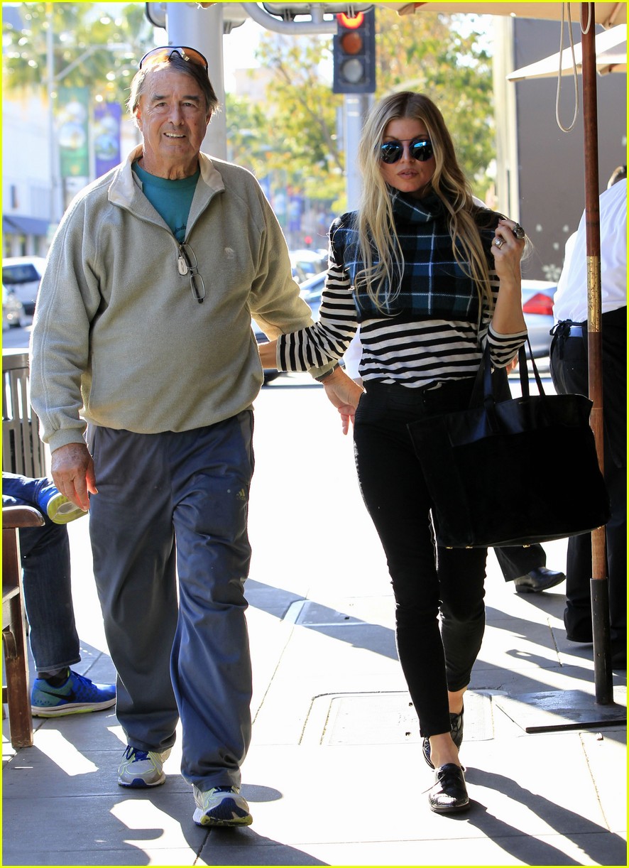 Fergie Grabs Lunch With Her Dad in Beverly Hills: Photo 3532019 ...