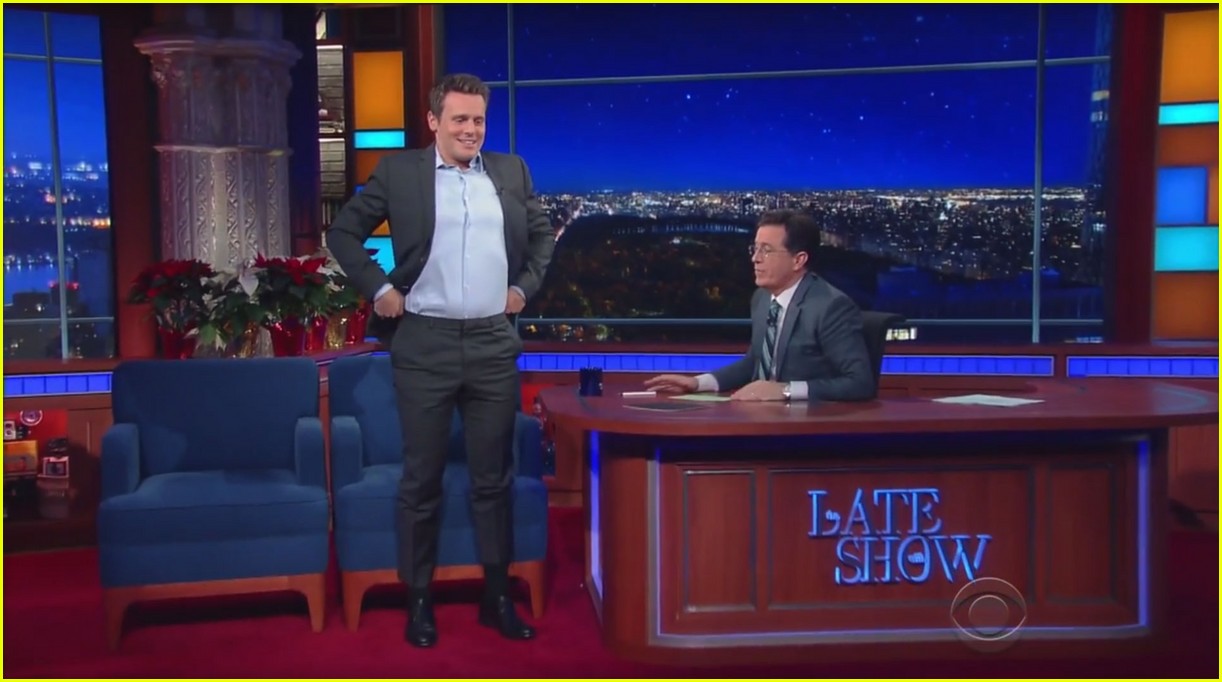 Jonathan Groff Teaches Stephen Colbert His 'Hamilton' Walk!: Photo ...