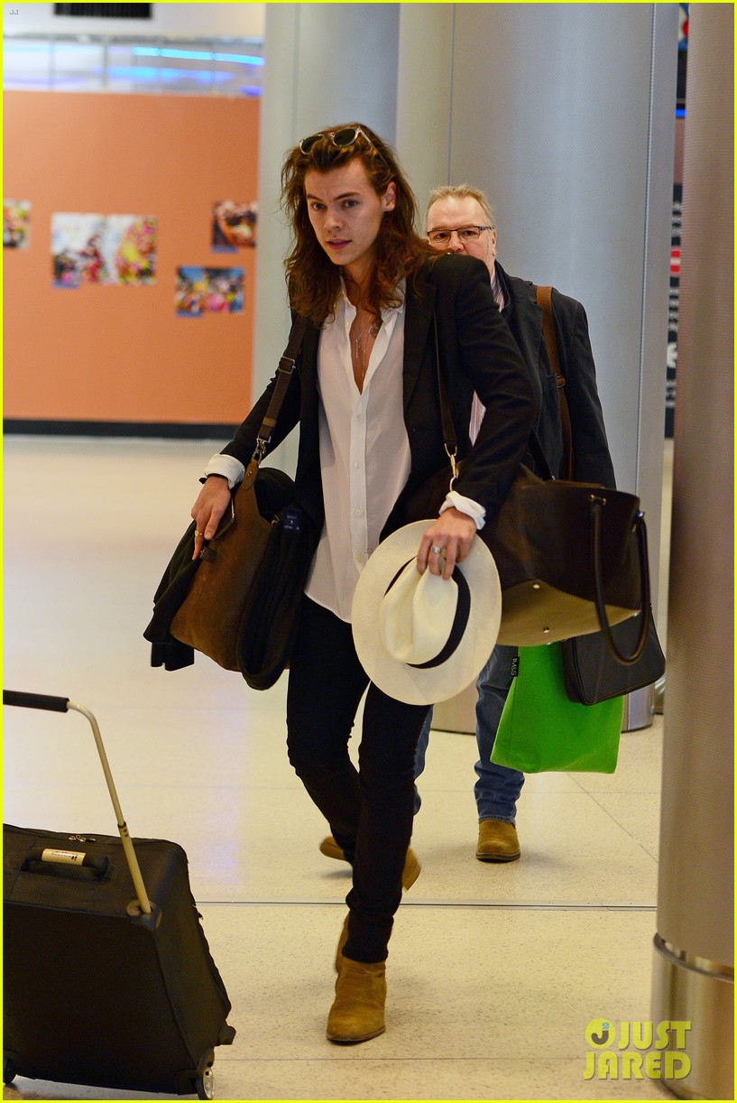Harry Styles Airport