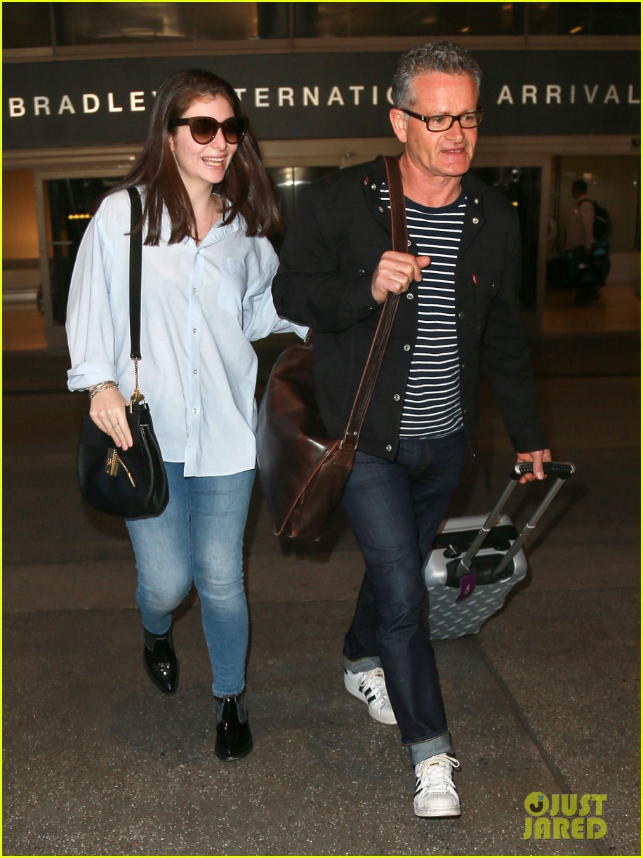 Lorde Looks Totally Different With Straight Hair!: Photo 3521536 ...