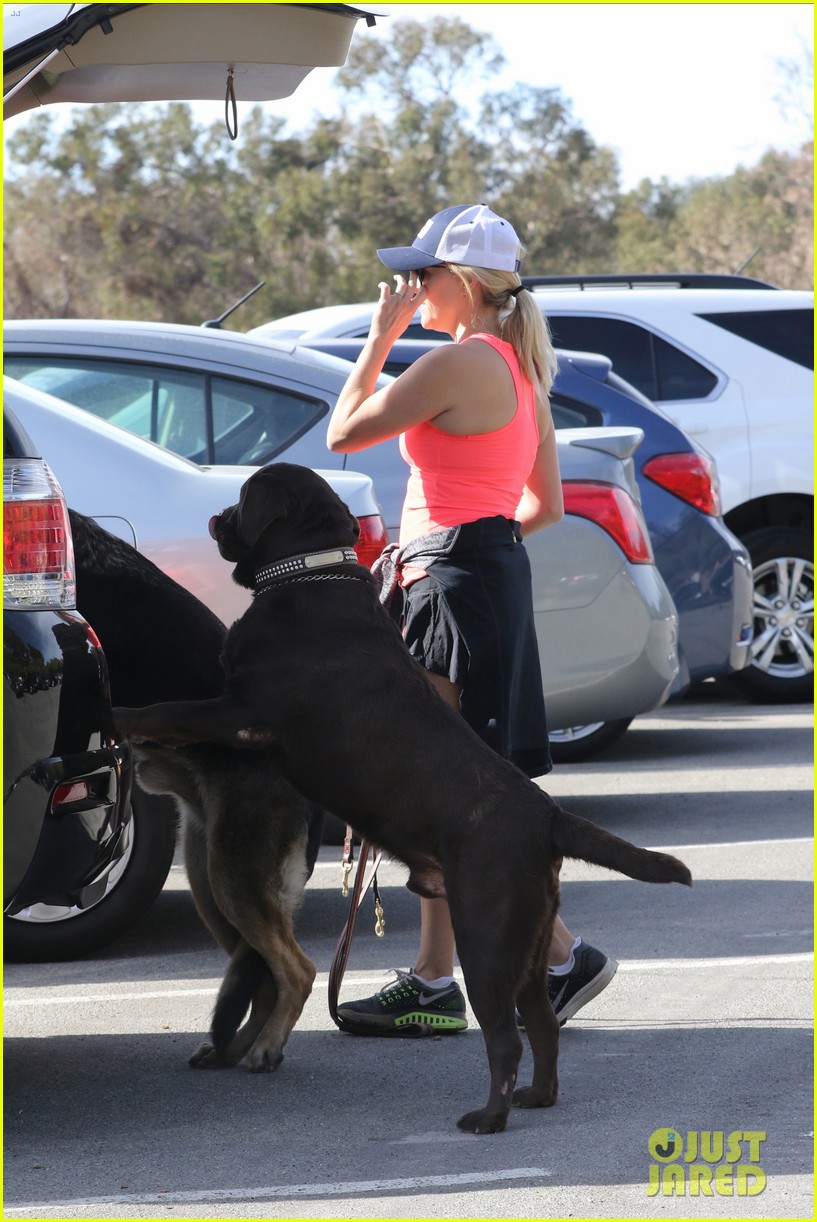 Reese Witherspoon Goes For A Midday Stroll With Her Furry Friends ...