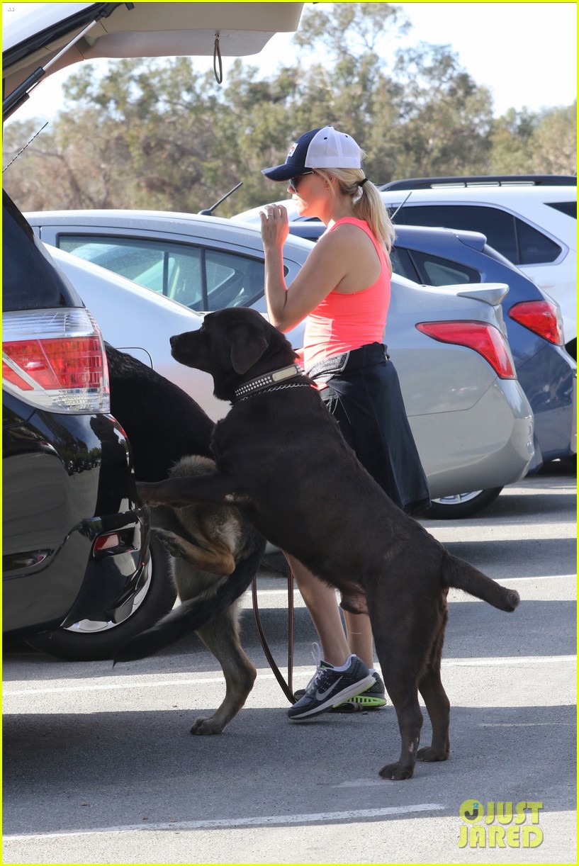 Reese Witherspoon Goes For A Midday Stroll With Her Furry Friends ...
