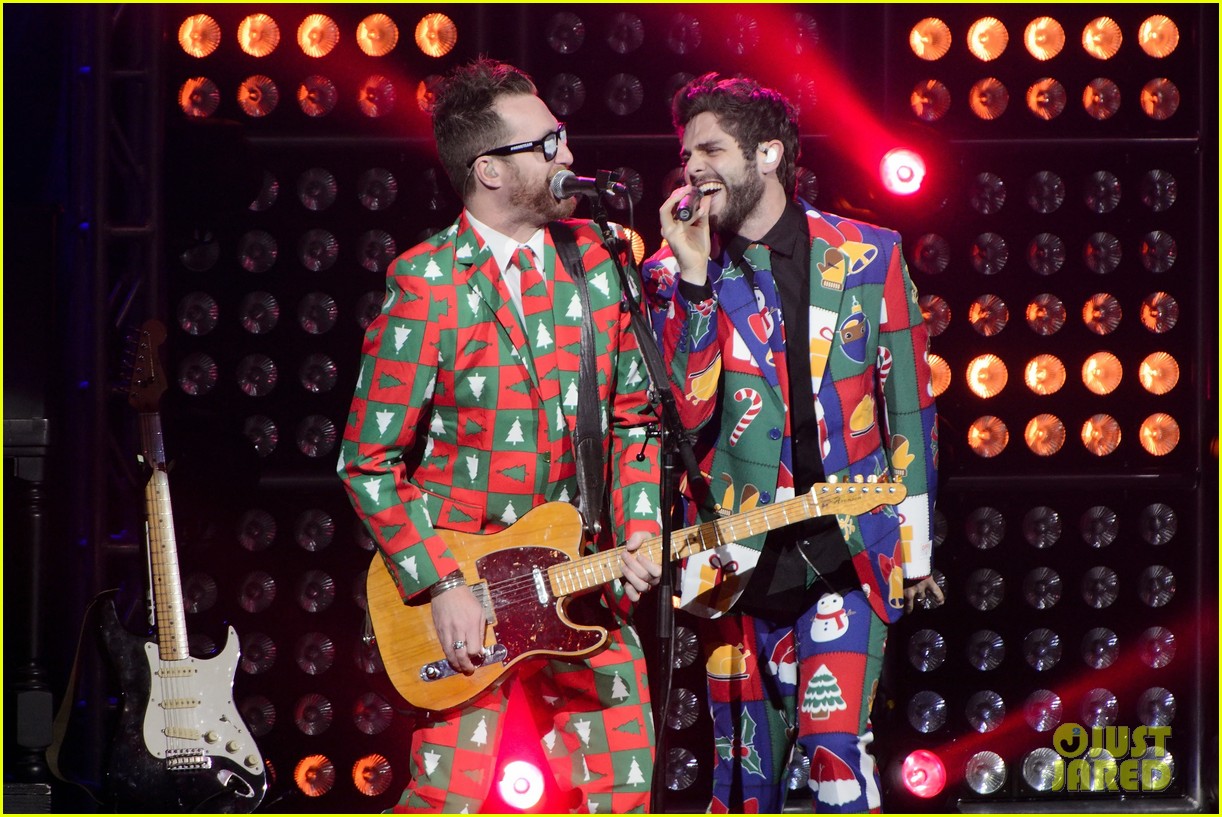 Thomas Rhett's Concert Outfit Is a Big Christmas Explosion!: Photo ...