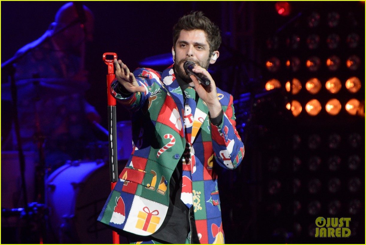 Thomas Rhett's Concert Outfit Is a Big Christmas Explosion!: Photo ...