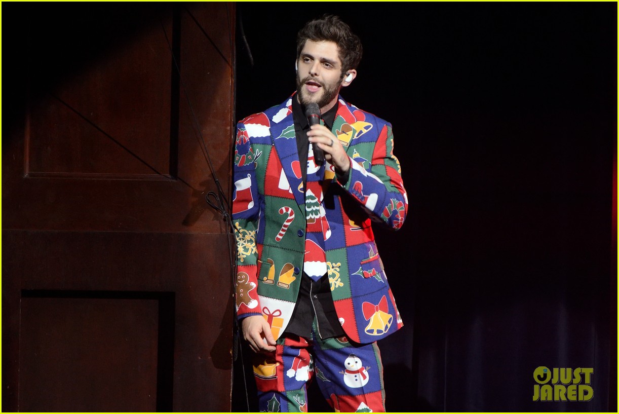 Thomas Rhett's Concert Outfit Is a Big Christmas Explosion!: Photo ...