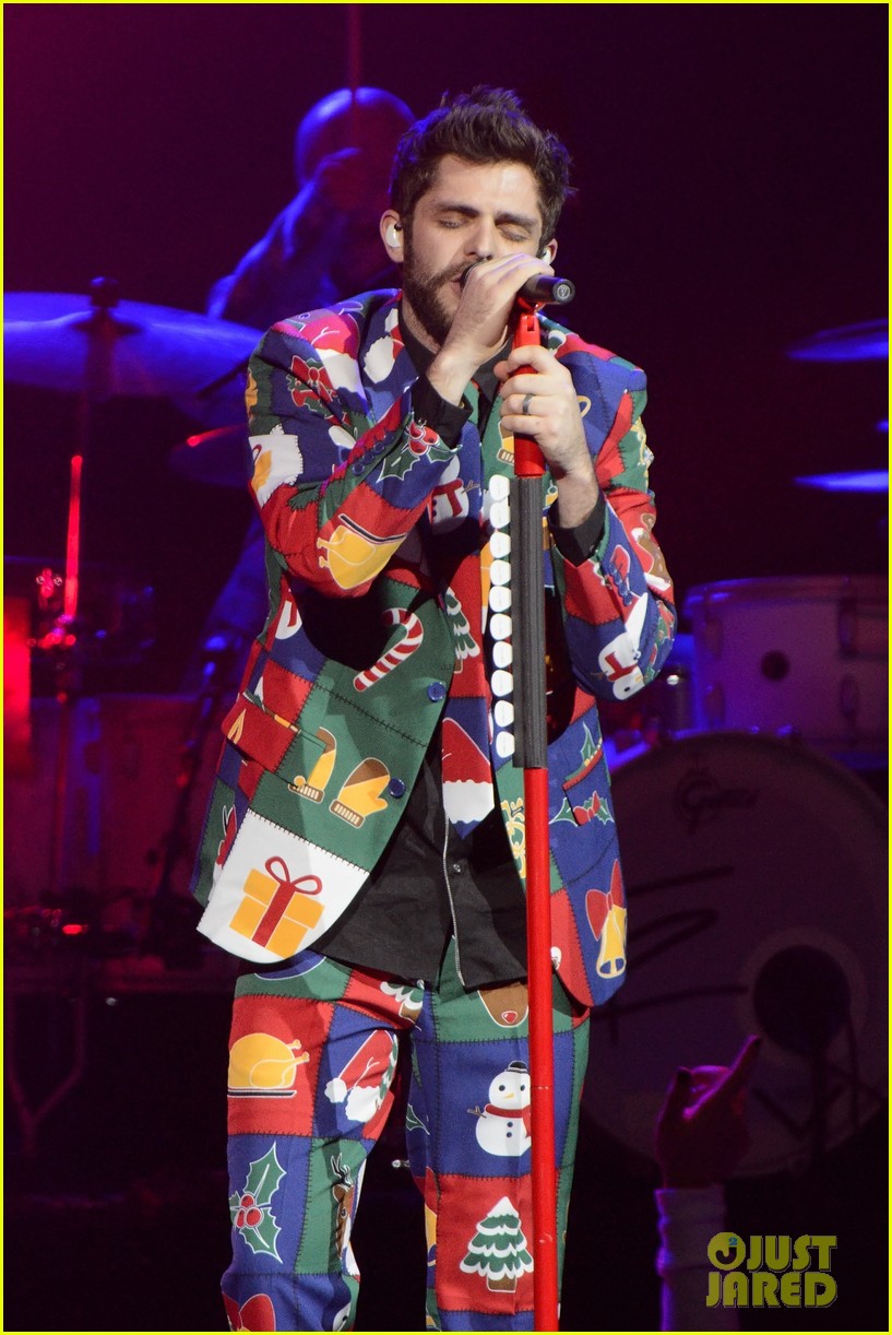 Thomas Rhett's Concert Outfit Is a Big Christmas Explosion!: Photo ...