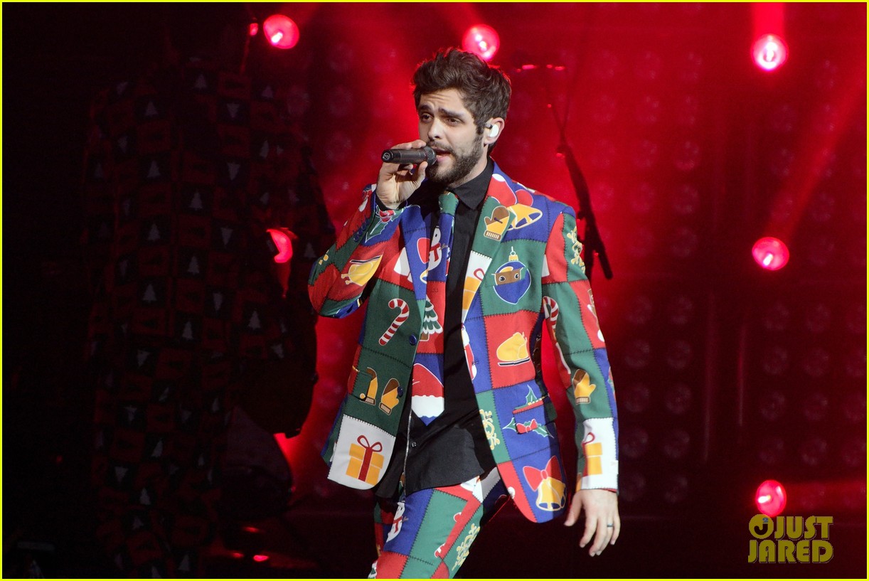 Thomas Rhett's Concert Outfit Is a Big Christmas Explosion!: Photo ...