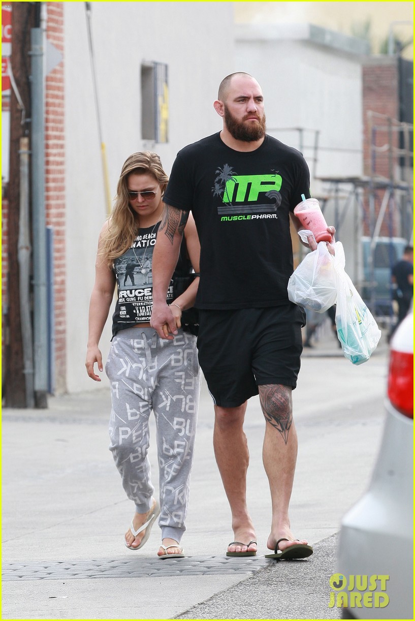 Ronda Rousey Kisses Travis Browne, Flaunts Rare PDA: Photo 3527480 ...