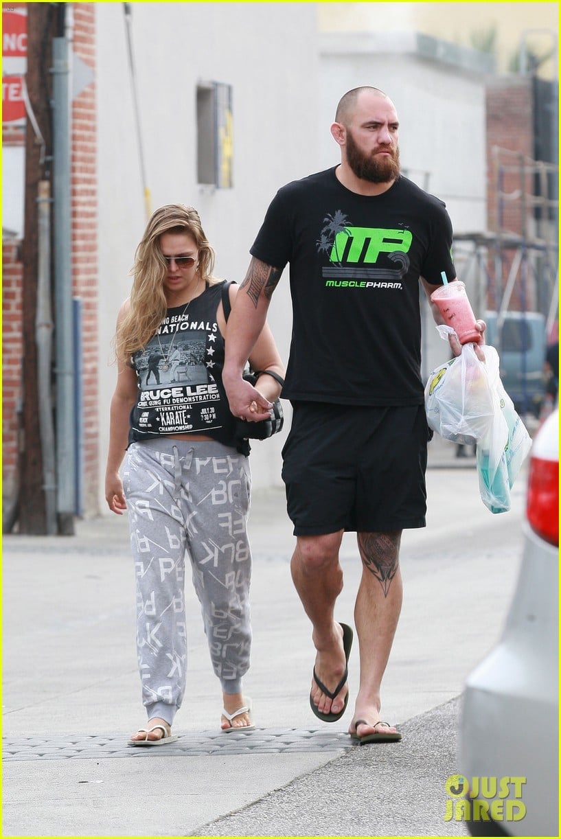 Ronda Rousey Kisses Travis Browne, Flaunts Rare PDA: Photo 3527481 ...