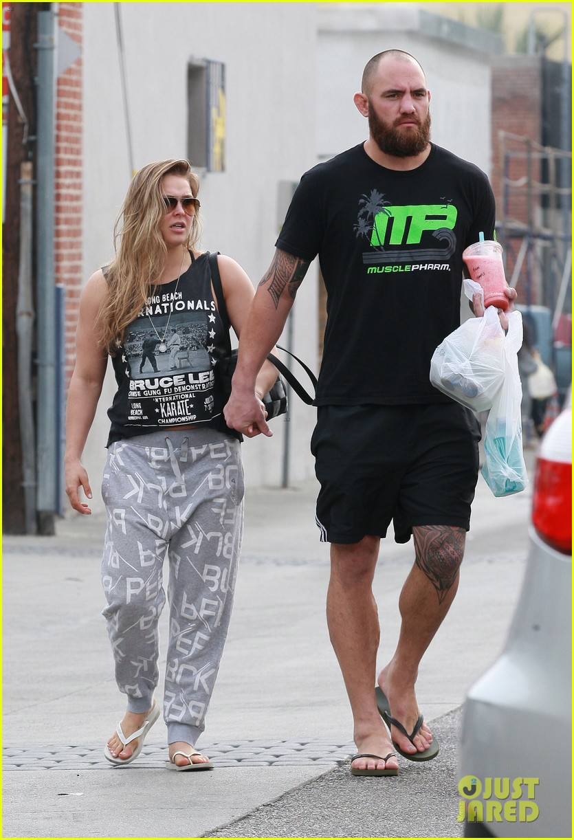Ronda Rousey Kisses Travis Browne, Flaunts Rare PDA: Photo 3527483 ...