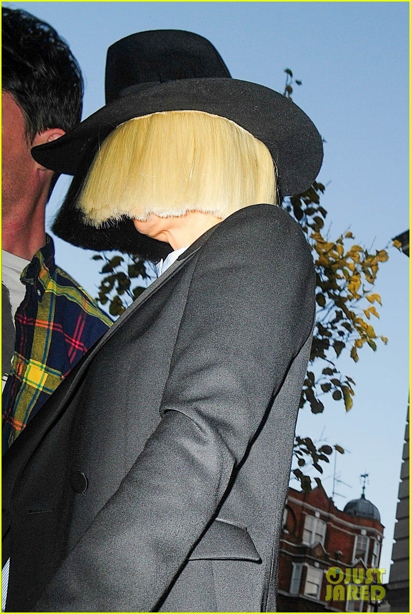 Sia Performs 'Alive' on 'X Factor UK' - Watch Now!: Photo 3525460 | Sia ...