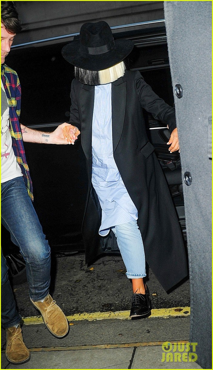 Sia Performs 'Alive' on 'X Factor UK' - Watch Now!: Photo 3525461 | Sia ...