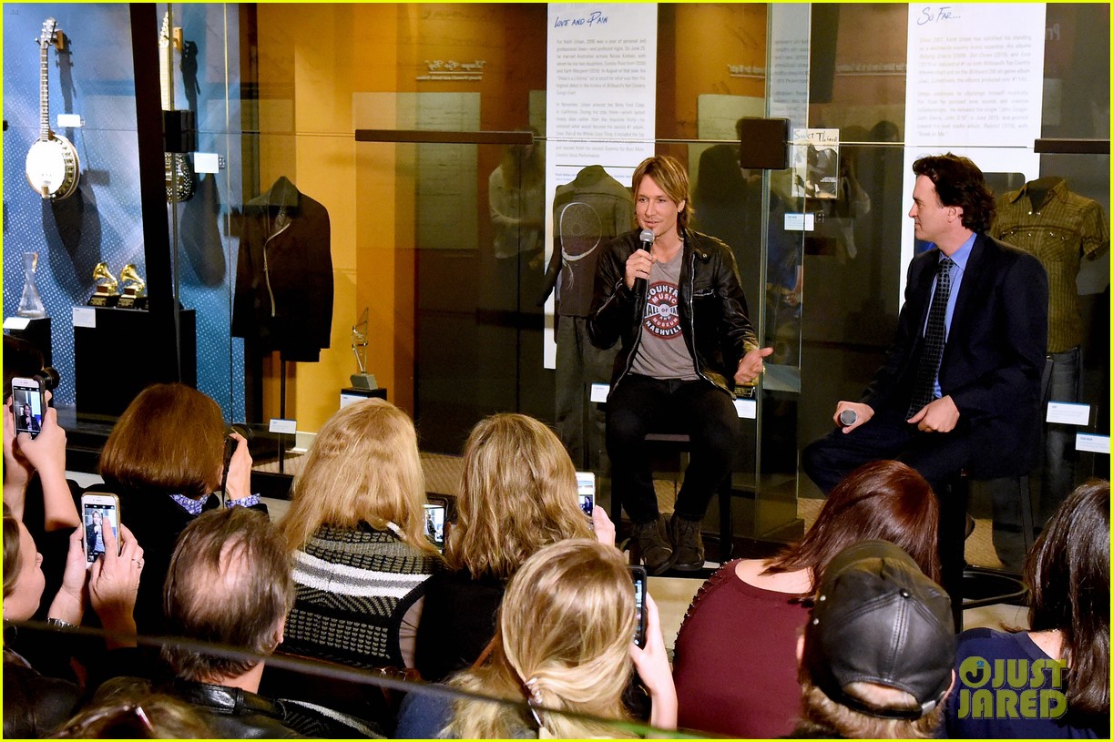 Keith Urban Reveals His Dad Is In Hospice Care & Only Has a Few Weeks ...