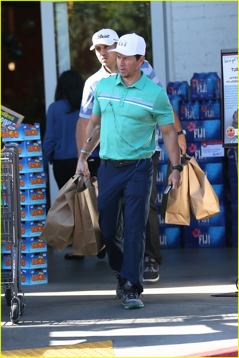 Mark Wahlberg Explains Why He's a Cool Dad: Photo 3521634 | Mark ...