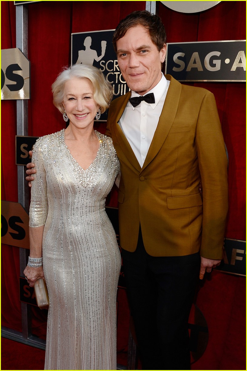 Bryan Cranston & Helen Mirren Represent 'Trumbo' at SAG Awards 2016 ...