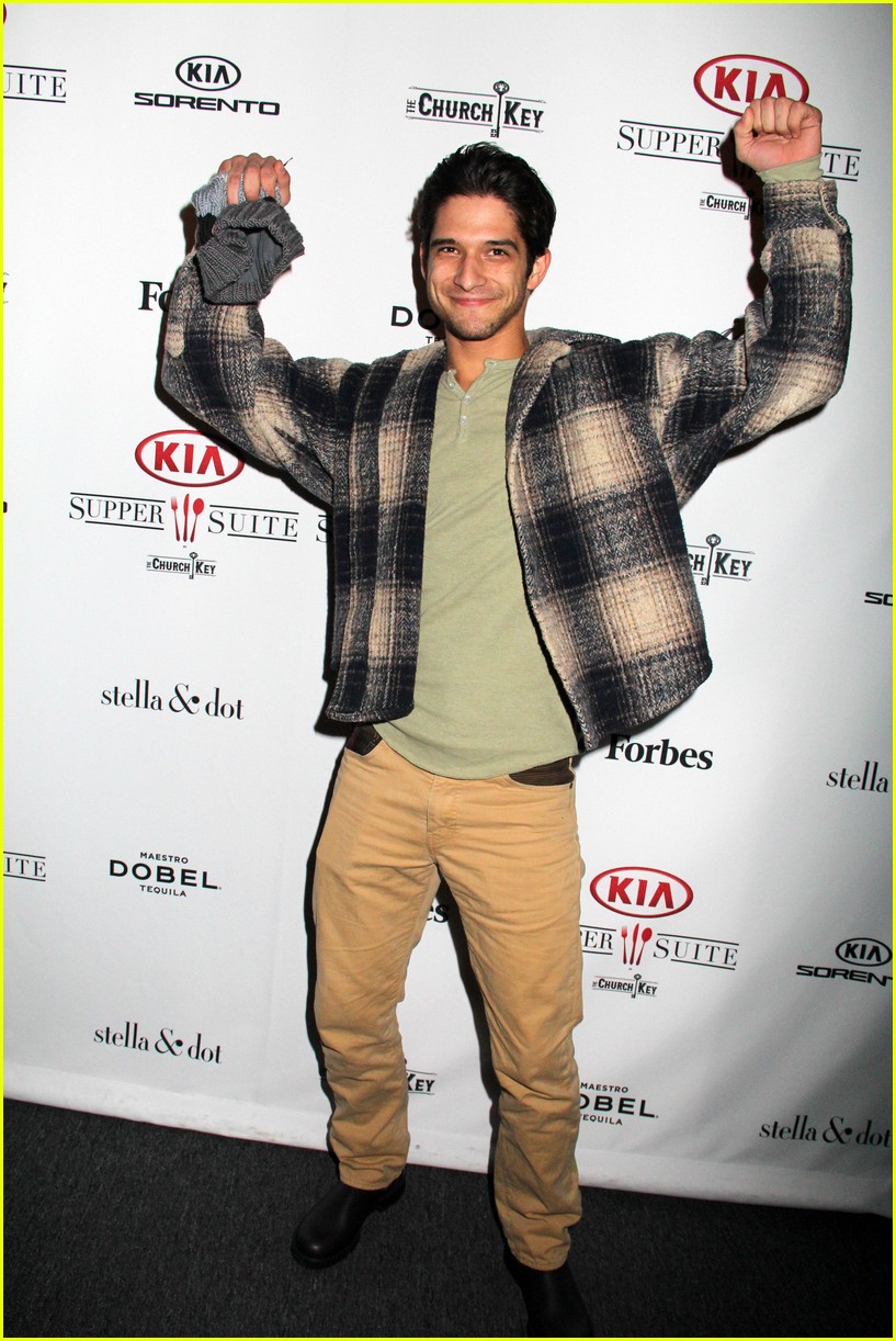 Austin Butler & Tyler Posey Rock Canadian Accents in First 'Yoga Hosers ...