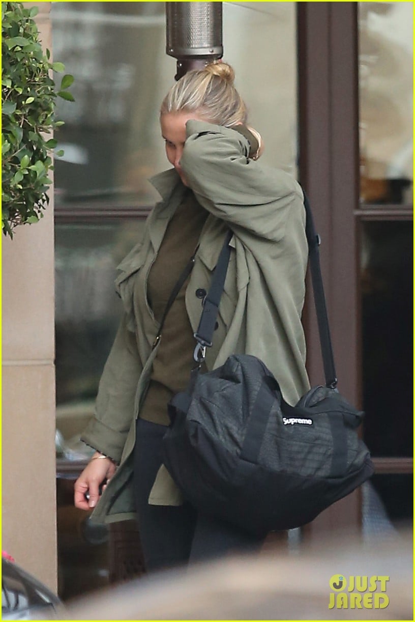 Cameron Diaz Looks Fresh-Faced On Her New Book Cover!: Photo 3552953 ...