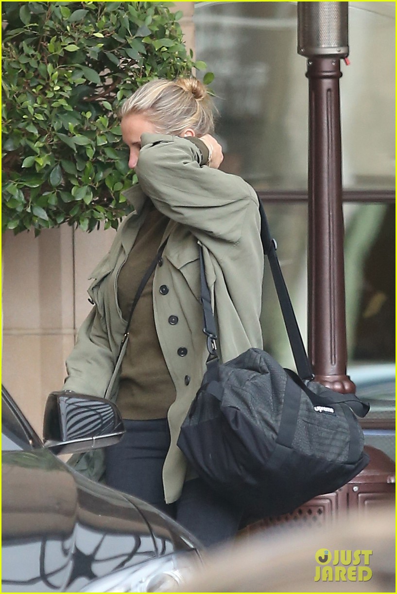 Cameron Diaz Looks Fresh-Faced On Her New Book Cover!: Photo 3552962 ...