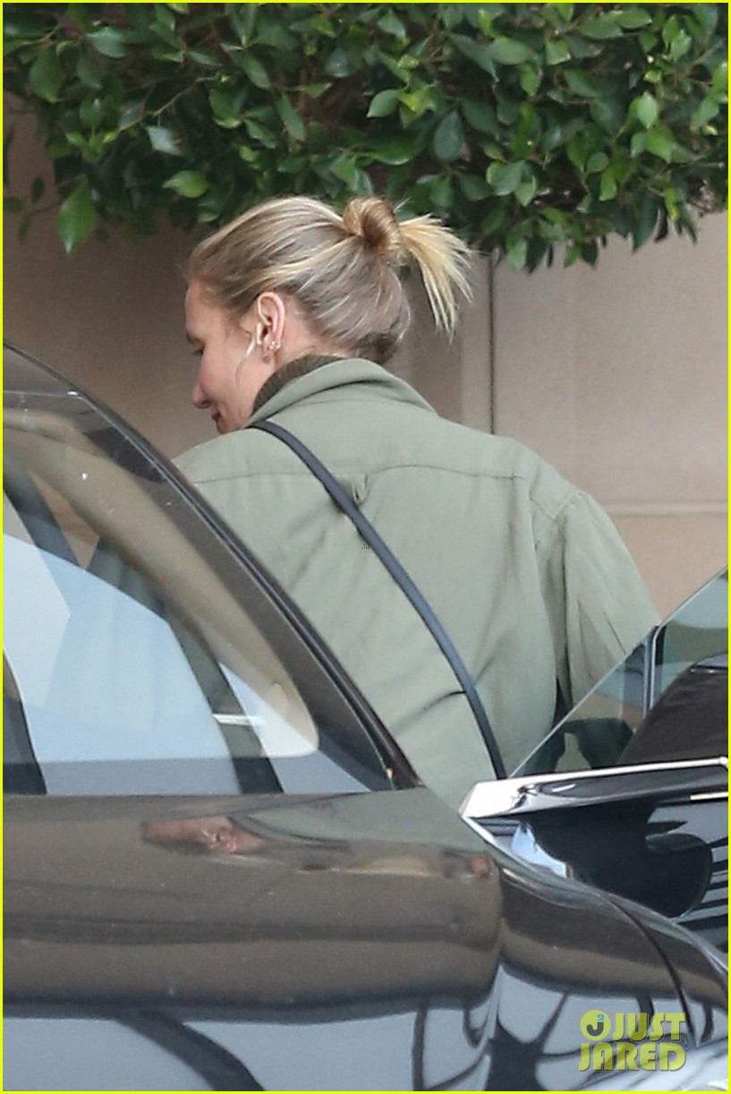 Cameron Diaz Looks Fresh-Faced On Her New Book Cover!: Photo 3552972 ...