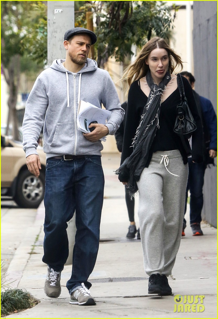Charlie Hunnam Steps Out with Girlfriend Morgana McNelis: Photo 3565792 ...