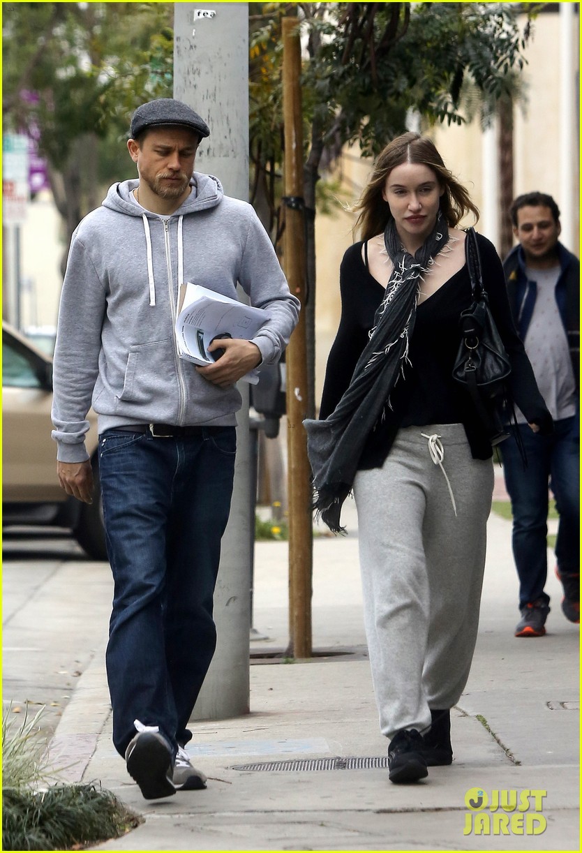 Charlie Hunnam Steps Out with Girlfriend Morgana McNelis: Photo 3565808 ...